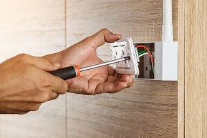 How Much Does Outlet Replacement Cost?